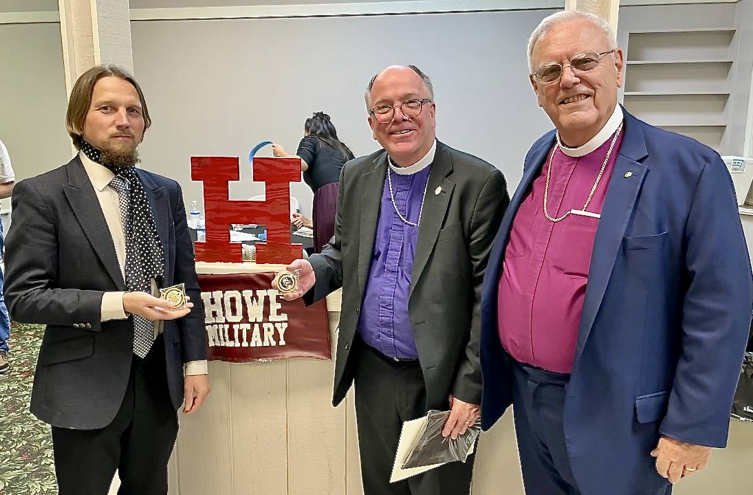 GCU President Receives Challenge Coin from Howe Military Alumni ...